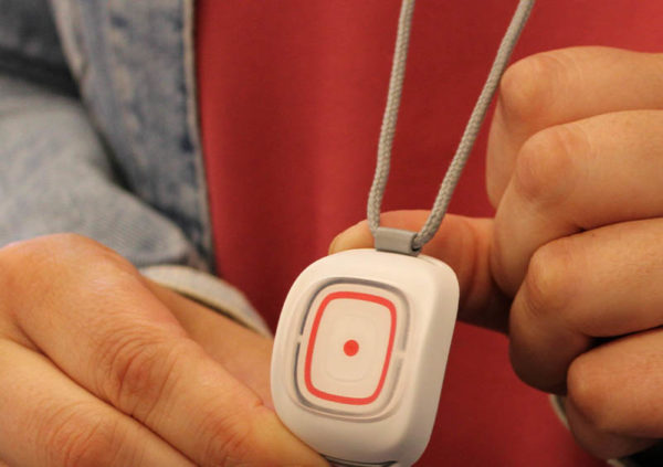 Bien utiliser son téléalarme en 4 astuces - Asbl Appa